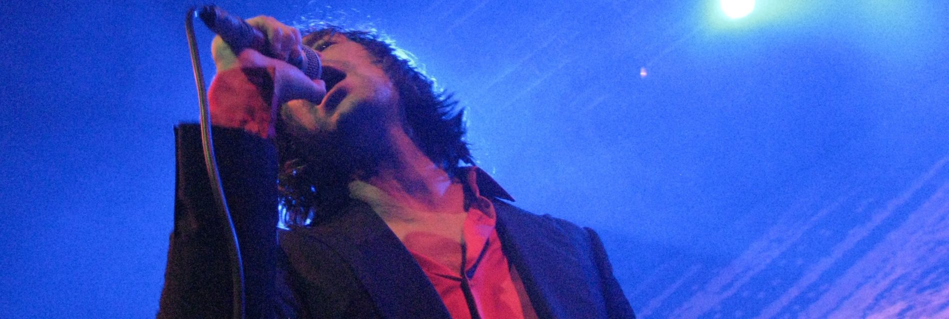 Primal Scream voor een concert naar de Melkweg in Amsterdam