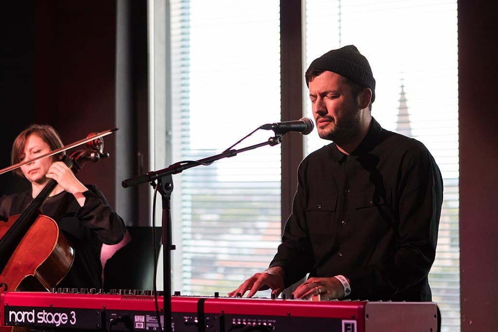 Singer-songwriter SYML brengt in januari album 'Hurt EPs' uit