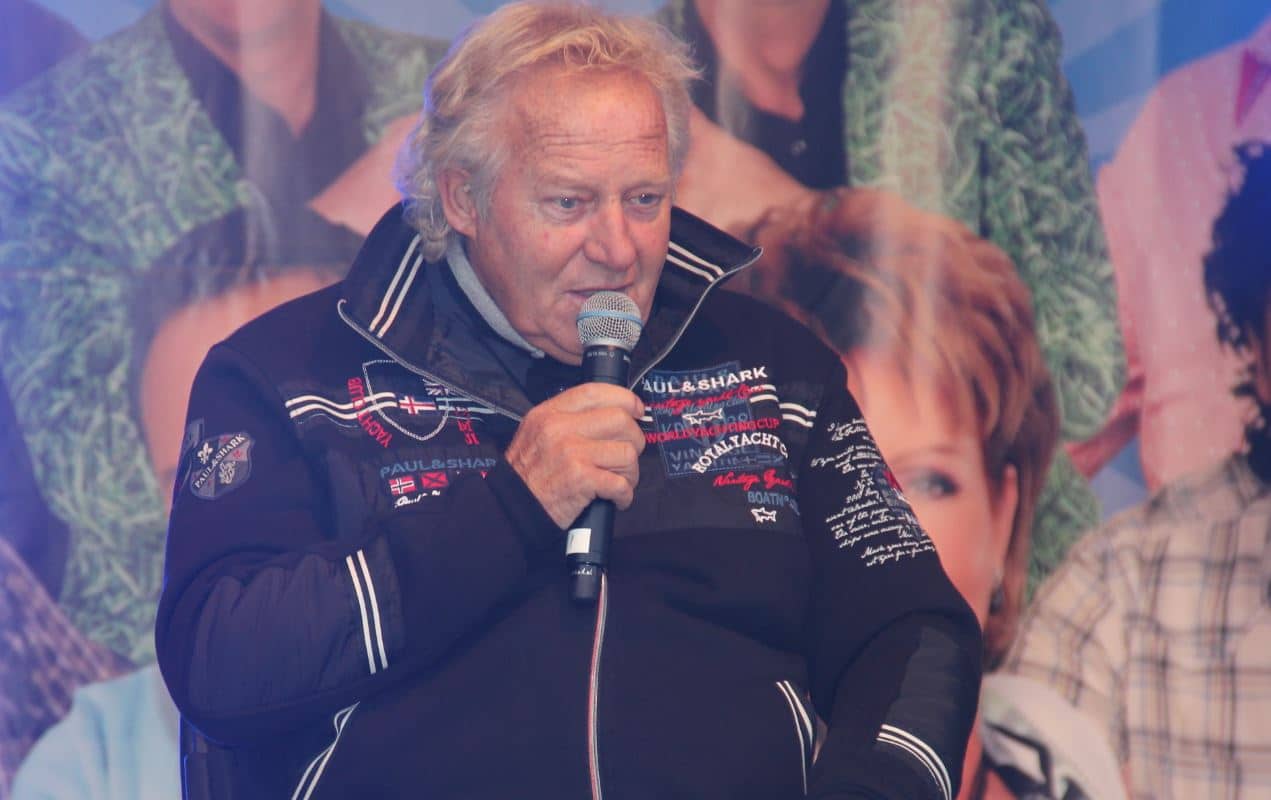 Volkszanger Koos Alberts op 71-jarige leeftijd overleden