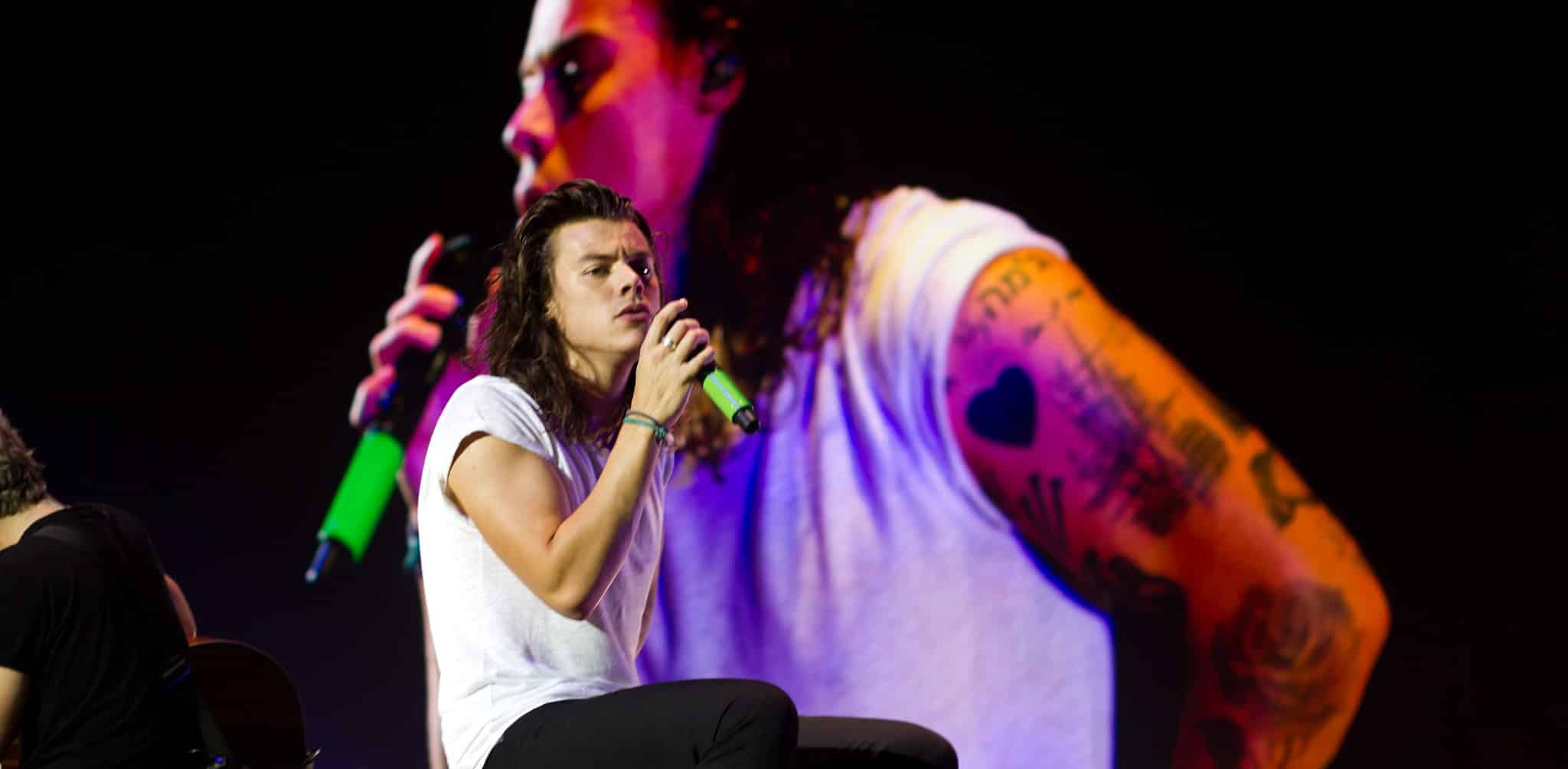 Harry Styles komt met nieuwe single 'Lights up' - Artiesten Nieuws